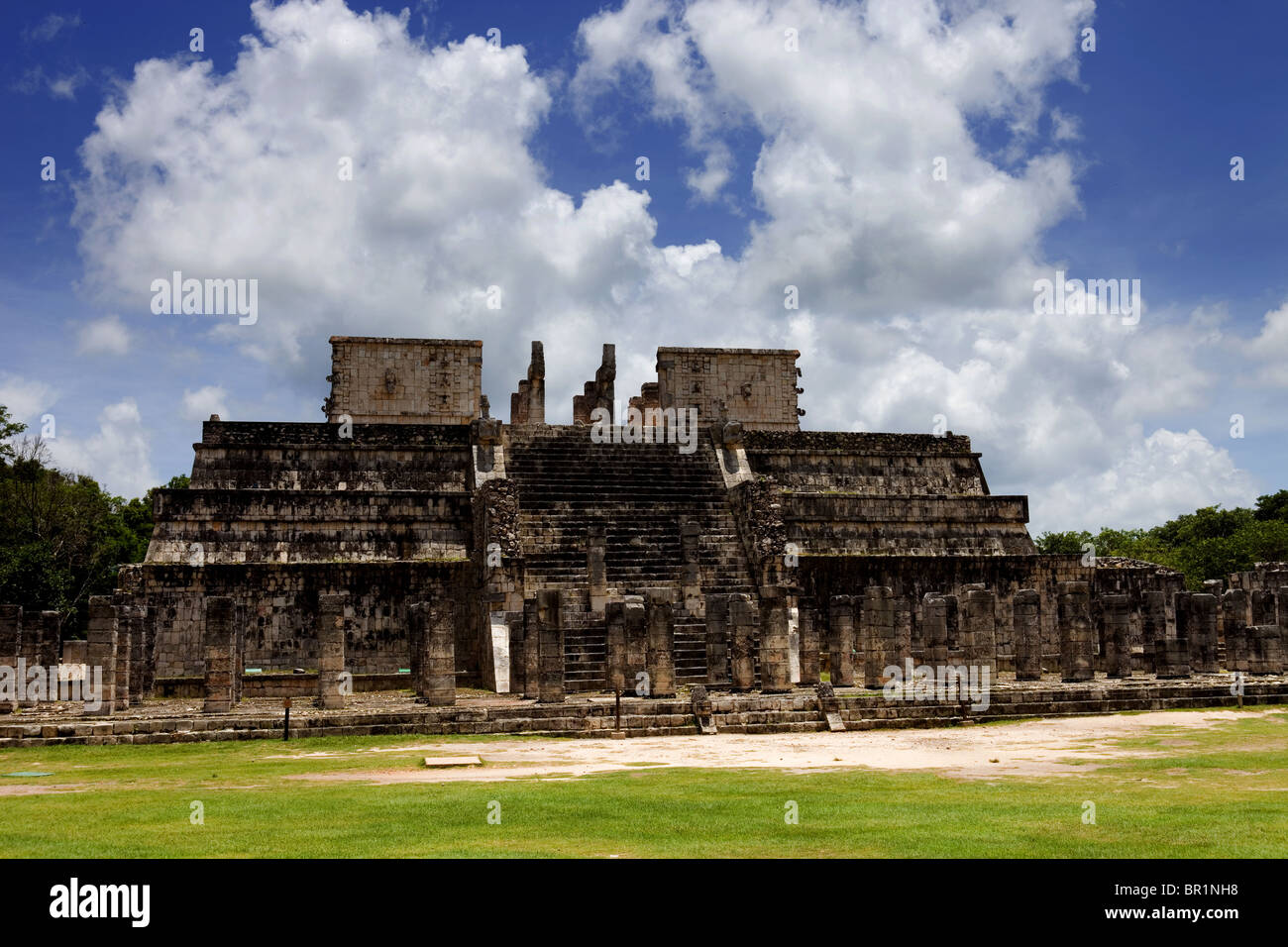 Ancient Mayan temple at Chichen Itza, Yucatan, Mexico Stock Photo - Alamy