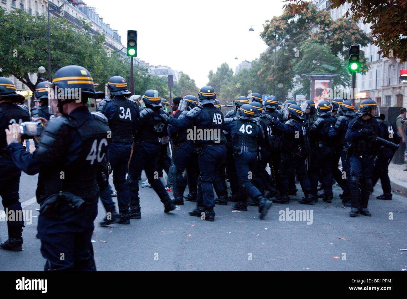 Crs french riot police force hi-res stock photography and images - Alamy