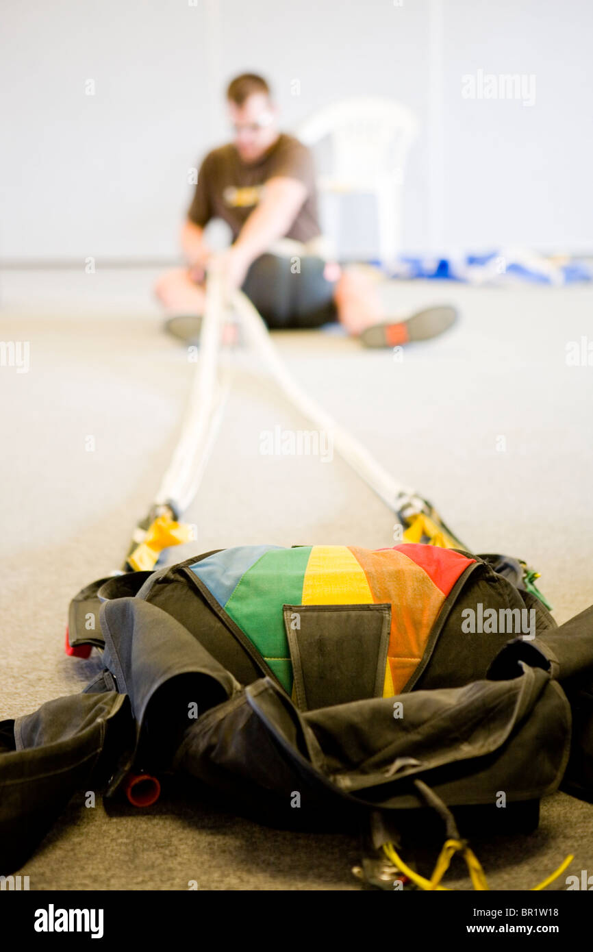 Packing up parachute hi-res stock photography and images - Alamy