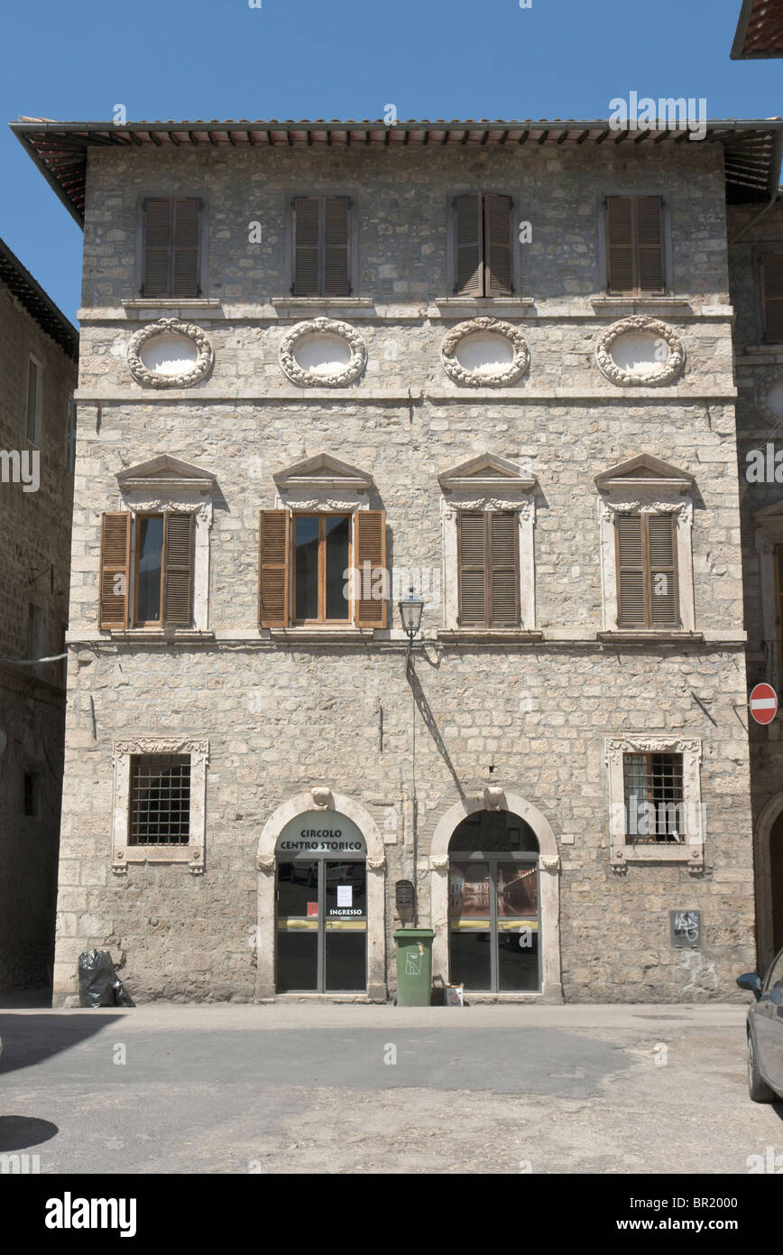Ancient travertine building in Ascoli Piceno, Italy Stock Photo - Alamy