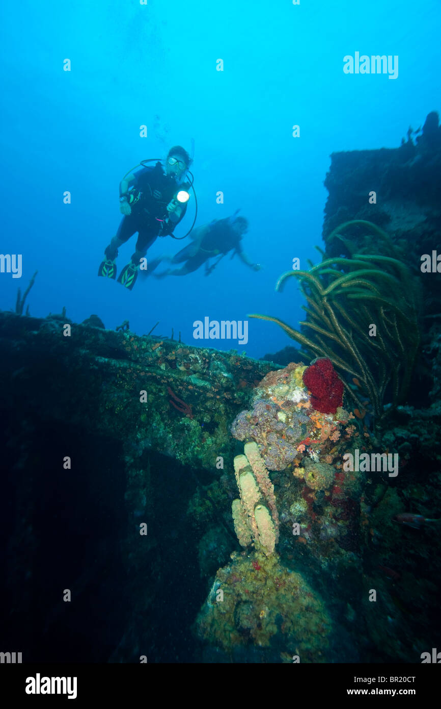 scuba divers, Wreck of the RMS Rhone, iron-hulled steam sailing vessel ...