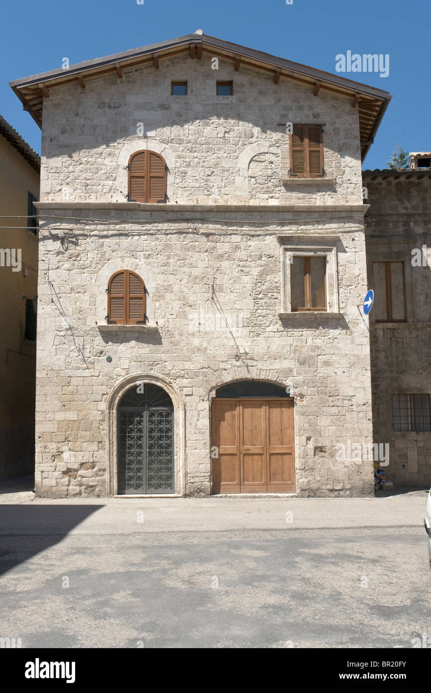 Ancient travertine building in Ascoli Piceno, Italy Stock Photo - Alamy