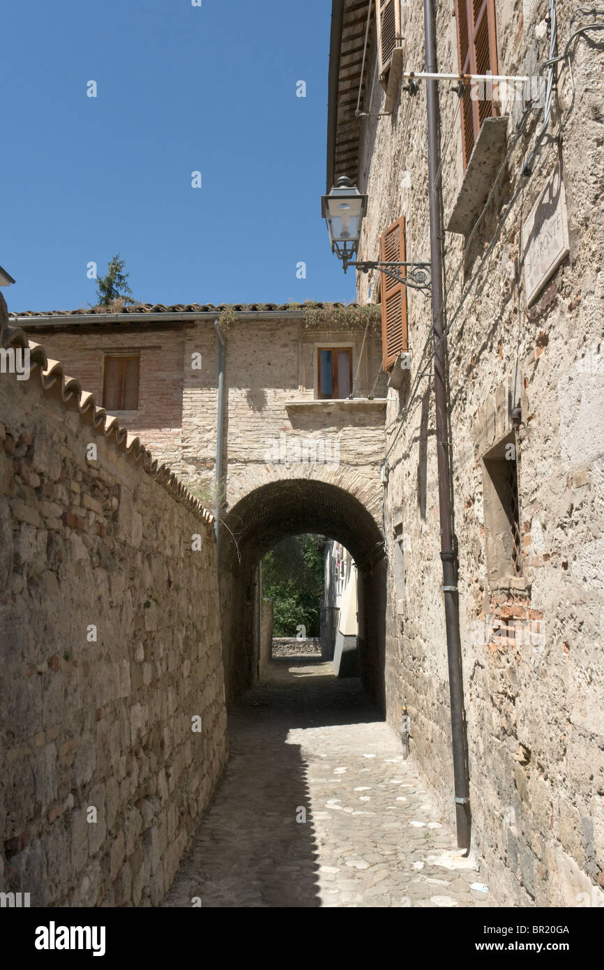 Covered archway passage hi-res stock photography and images - Alamy