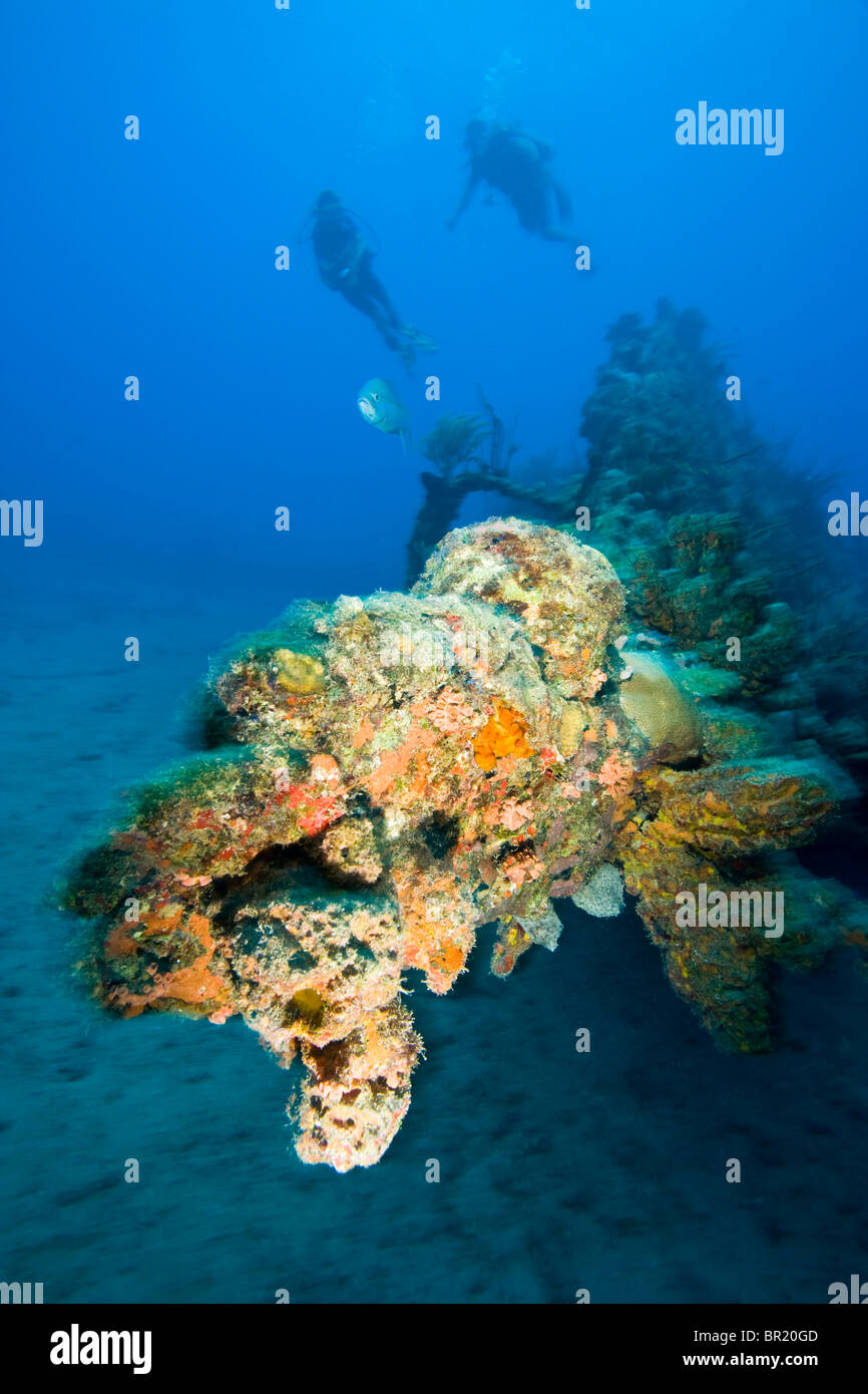 scuba divers, Wreck of the RMS Rhone, iron-hulled steam sailing vessel ...
