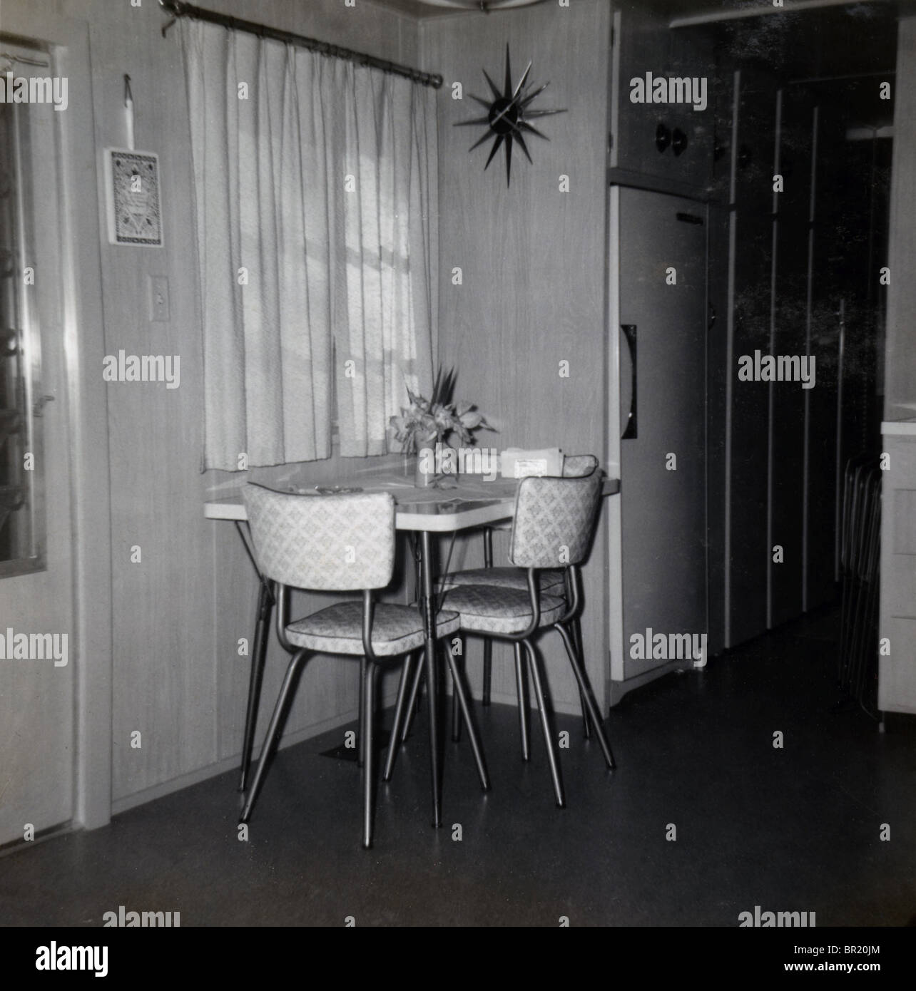 1960's kitchen hi-res stock photography and images - Alamy