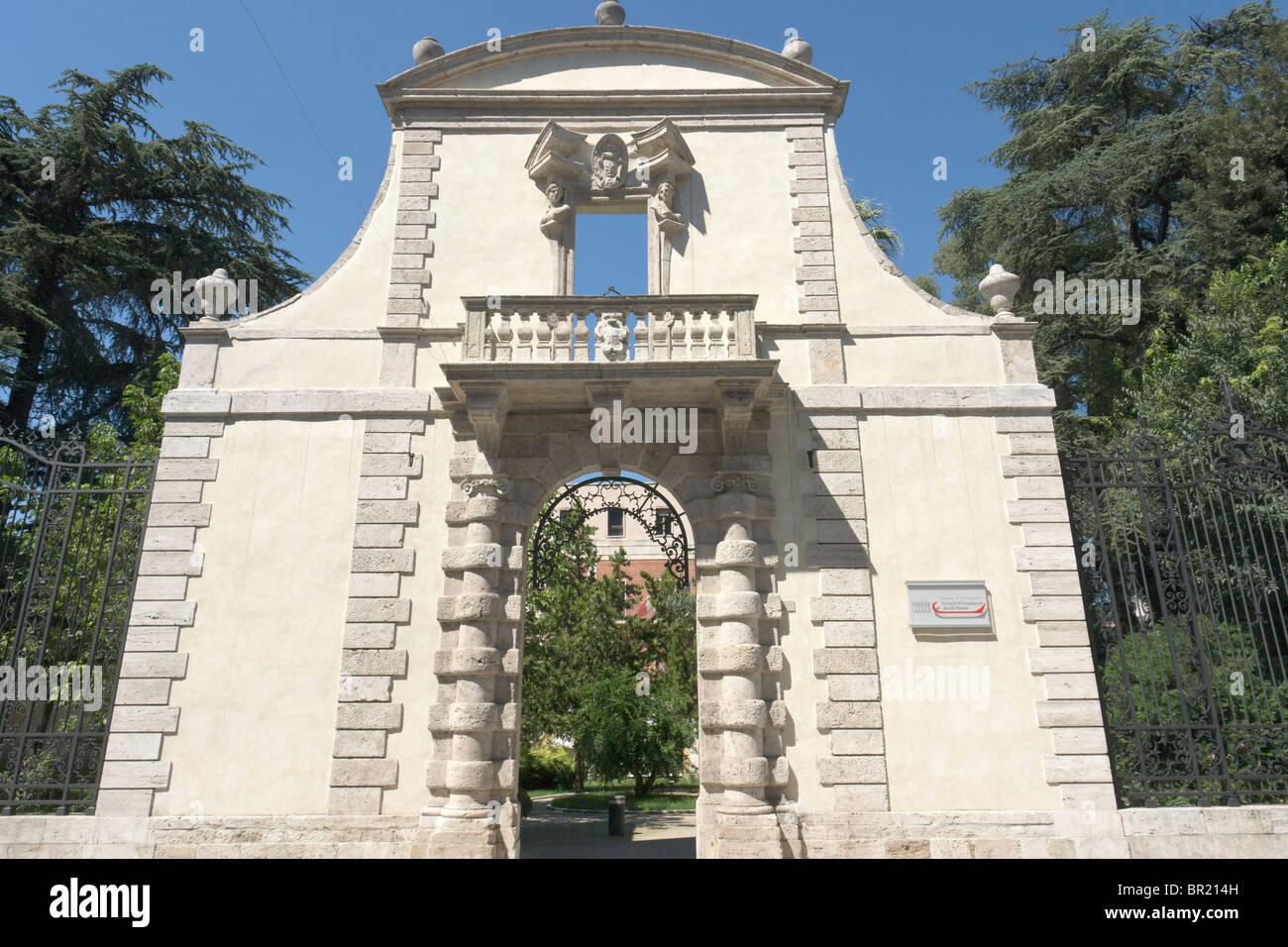 Garden portal hi-res stock photography and images - Alamy