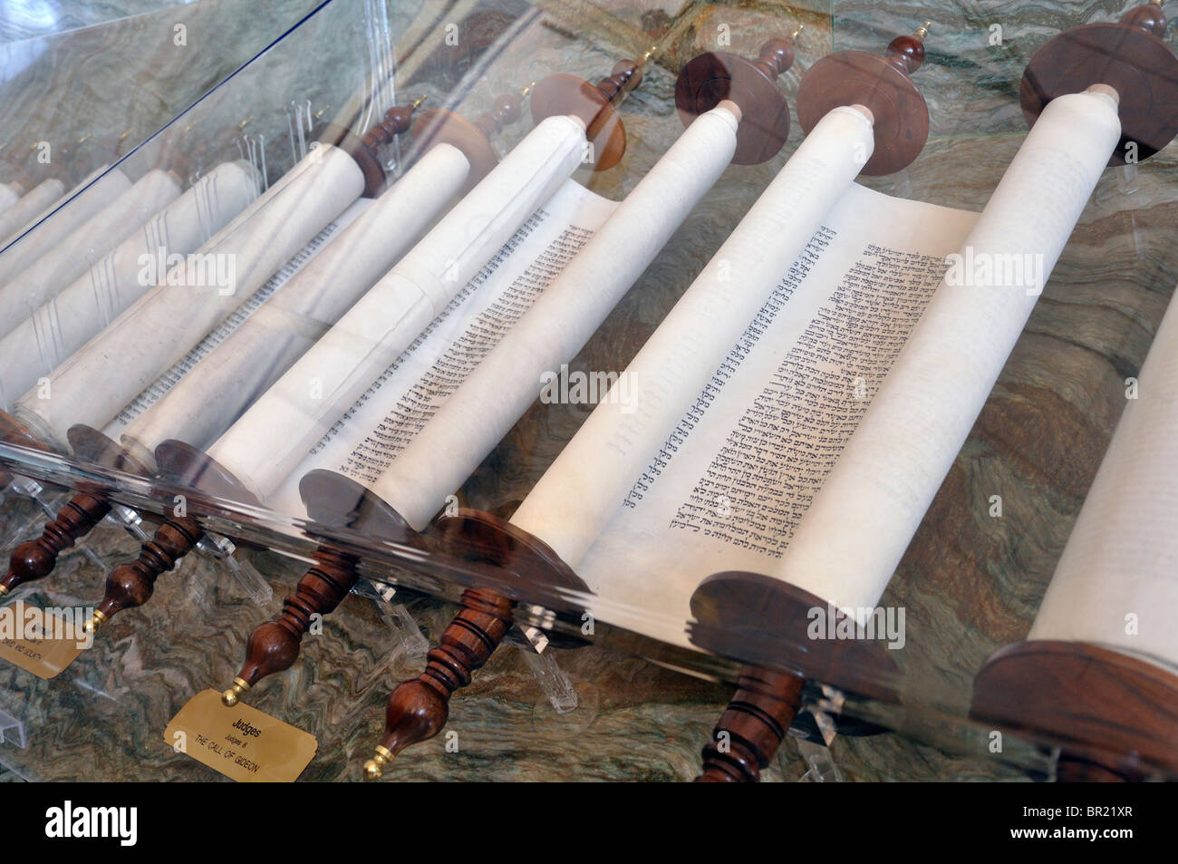 Hebrew bible hi-res stock photography and images - Alamy