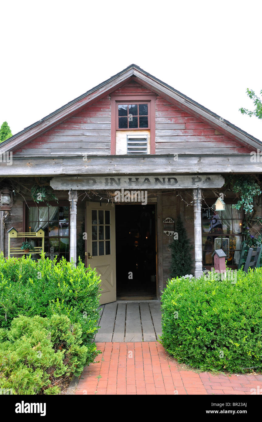 Store in town of Bird in Hand Amish Country, Pennsylvania, USA Stock ... Store in town of Bird in Hand Amish Country, Pennsylvania, USA Stock ...