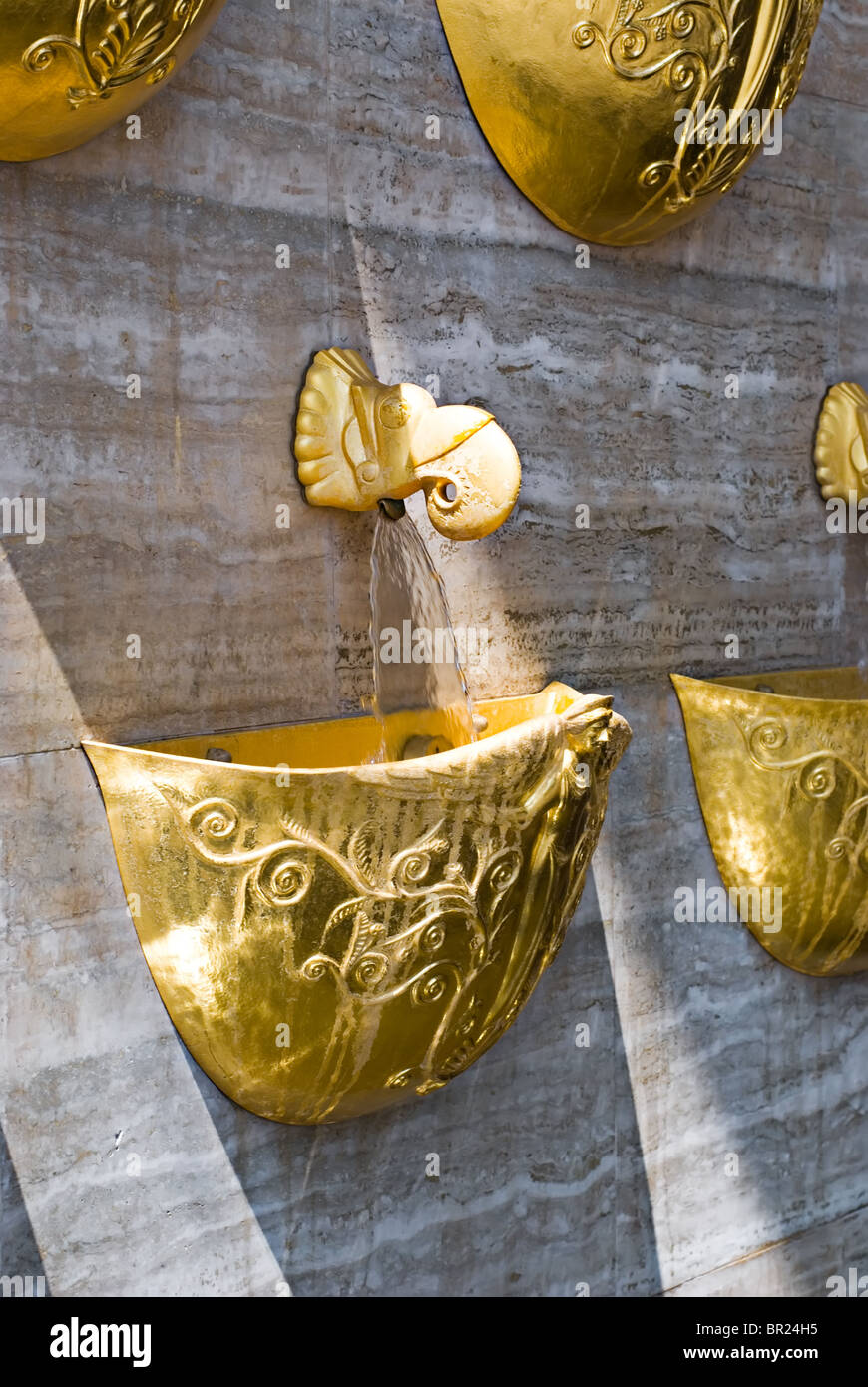 Gold cascade hi-res stock photography and images - Alamy