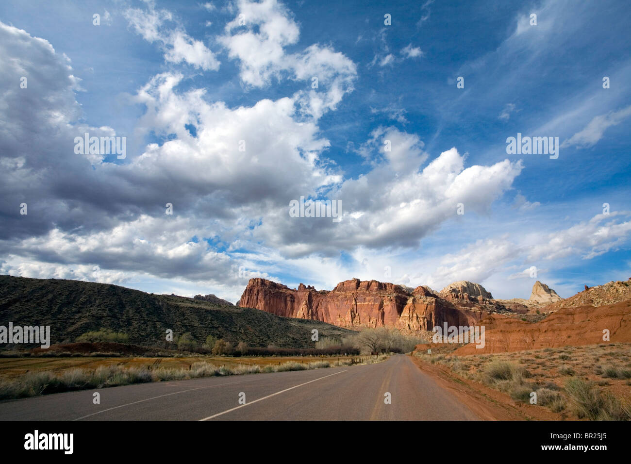 Redrock scenery in Capitol Reef National Park Stock Photo - Alamy