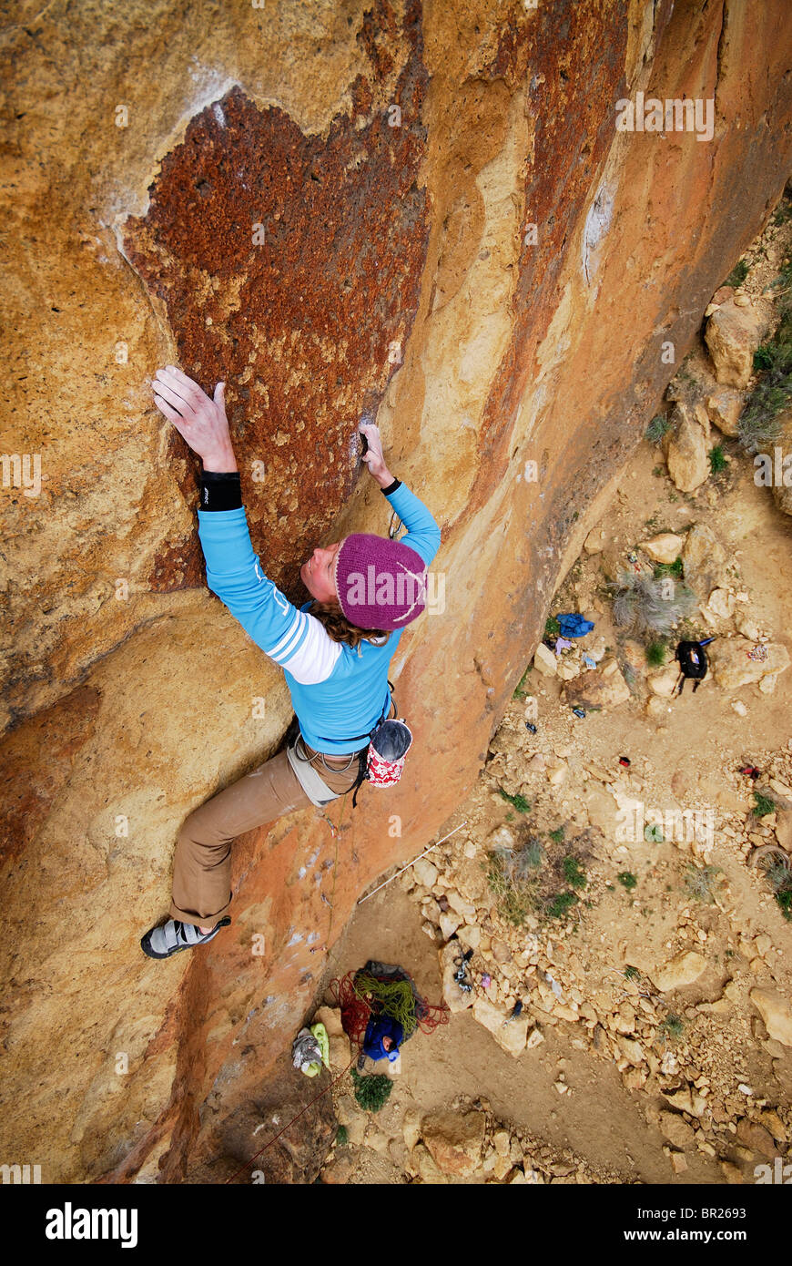 Rock climbing in Smith Rock State Park, Oregon, USA Stock Photo - Alamy
