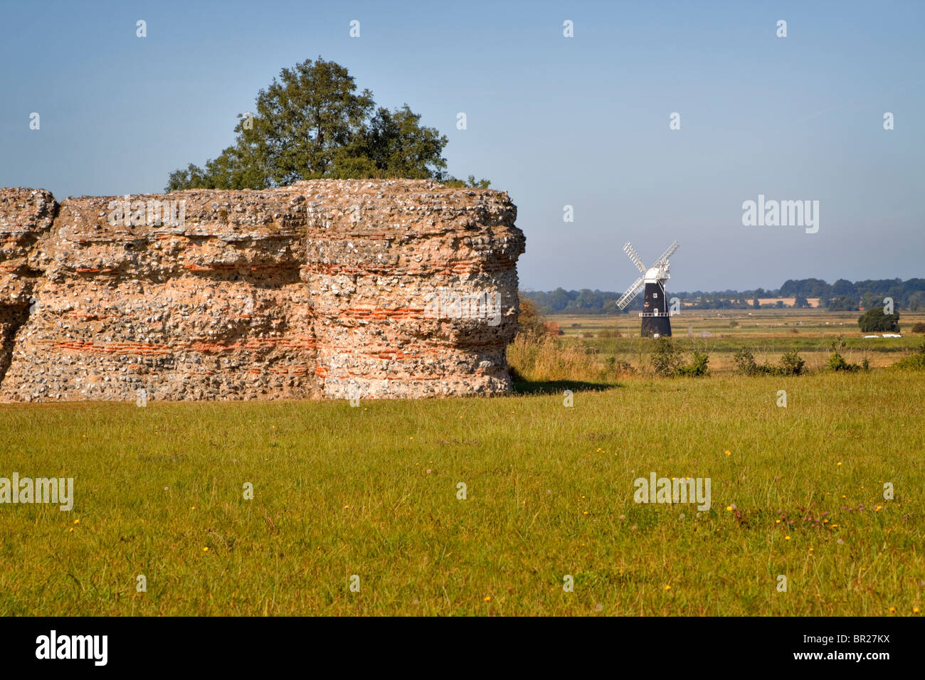 Burgh castle hi-res stock photography and images - Alamy