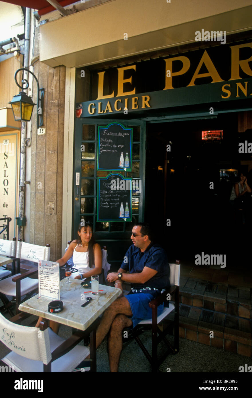 French people, friends, couple, getting together, outdoor cafe, outdoor ...
