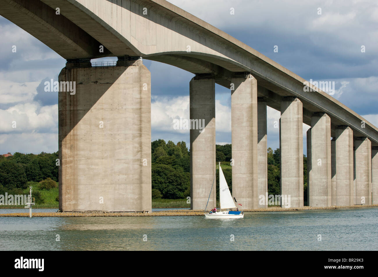 Orwell Bridge spanning River Orwell near Ipswich, Suffolk, England ...