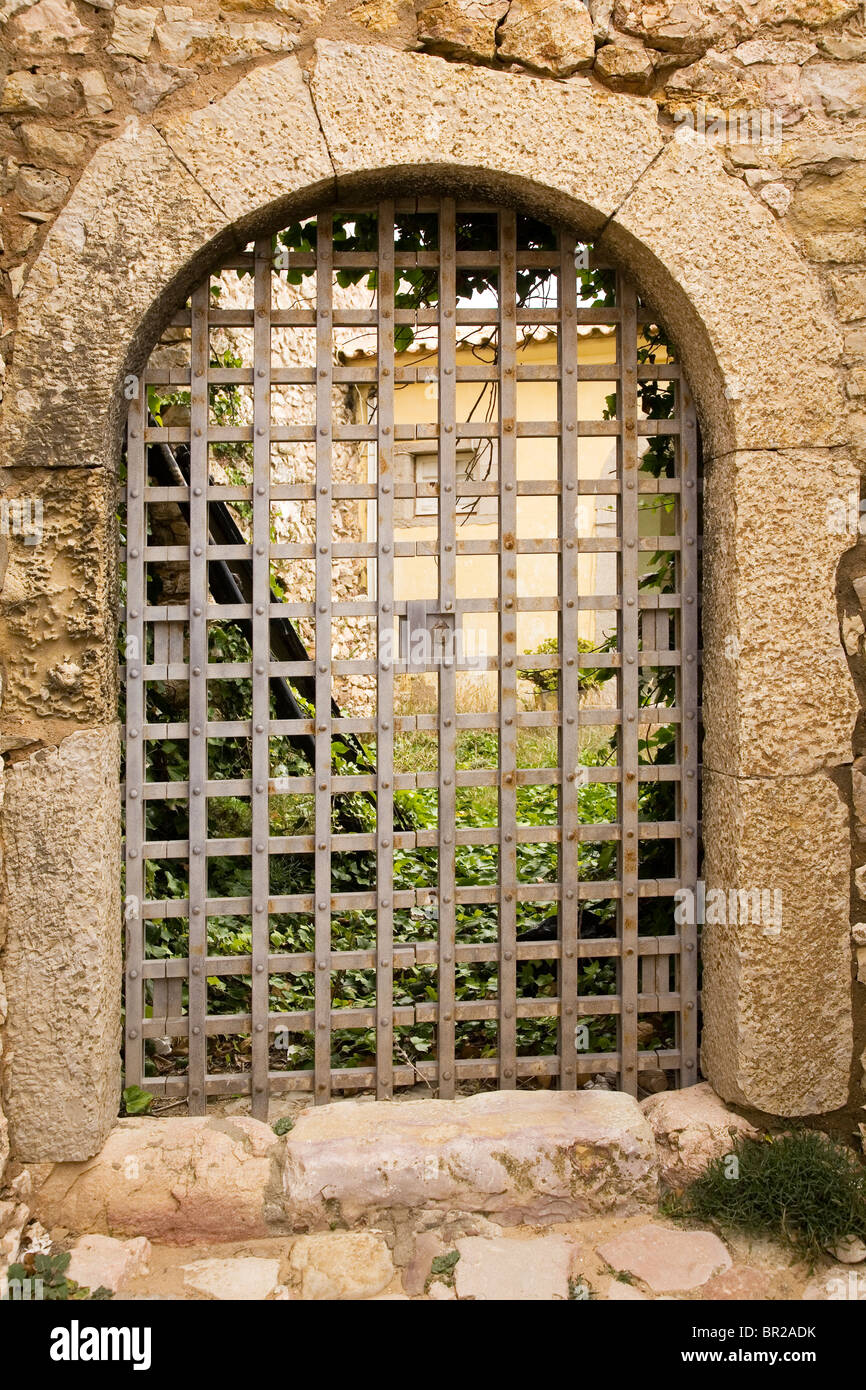 Portcullis gate hi-res stock photography and images - Alamy
