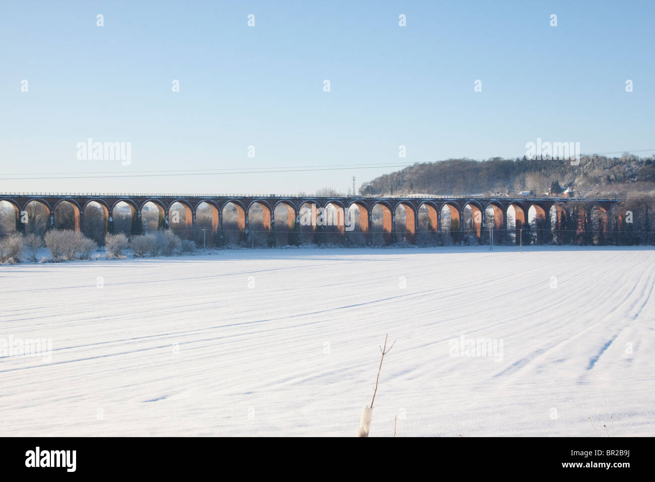 Train snow viaduct hi-res stock photography and images - Alamy