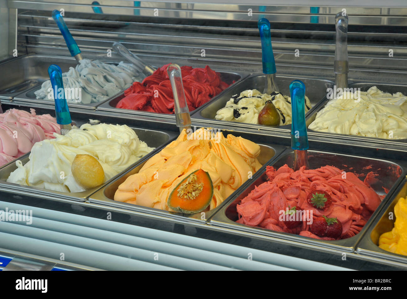 Hand made ice cream shop hi-res stock photography and images - Alamy