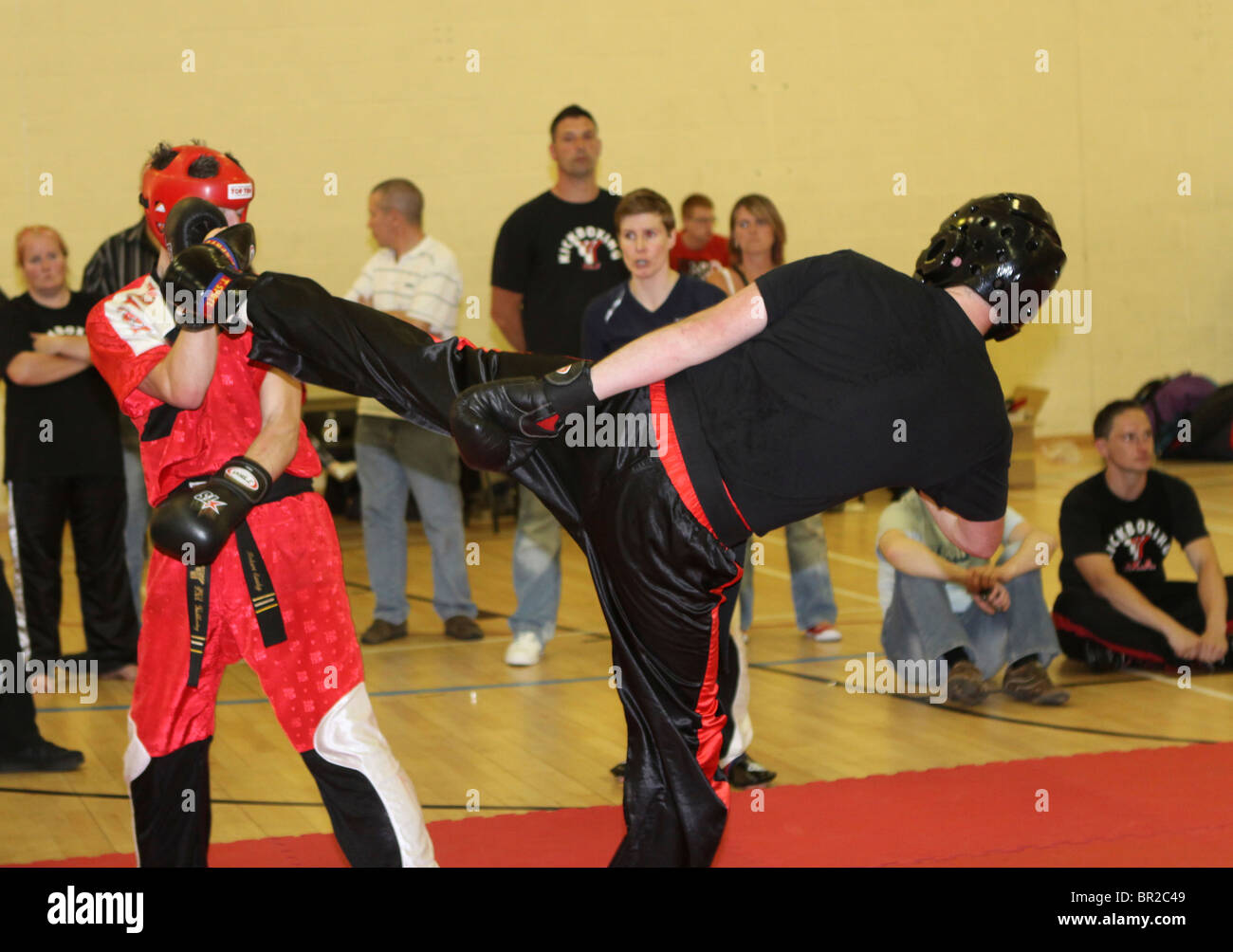 Kickboxing match hi-res stock photography and images - Alamy