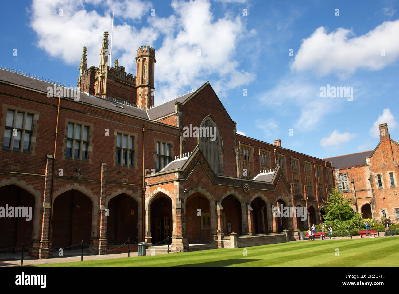 Queens university of belfast hi-res stock photography and images - Alamy
