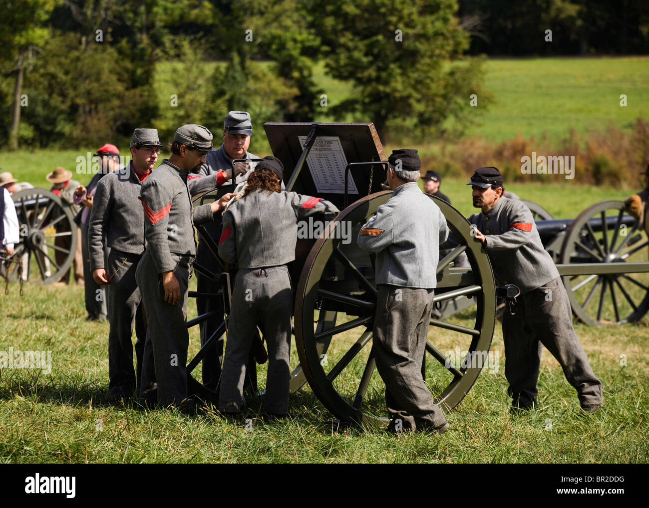 Confederate Soldiers Civil War Stock Photos & Confederate Soldiers ...