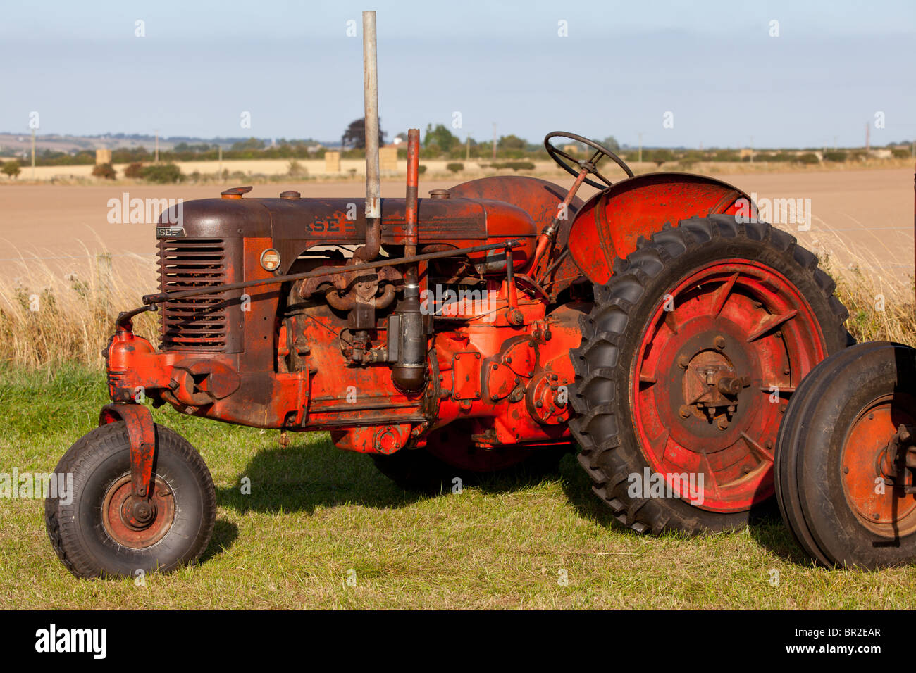 Vintage tractors tractor farming hi-res stock photography and images ...