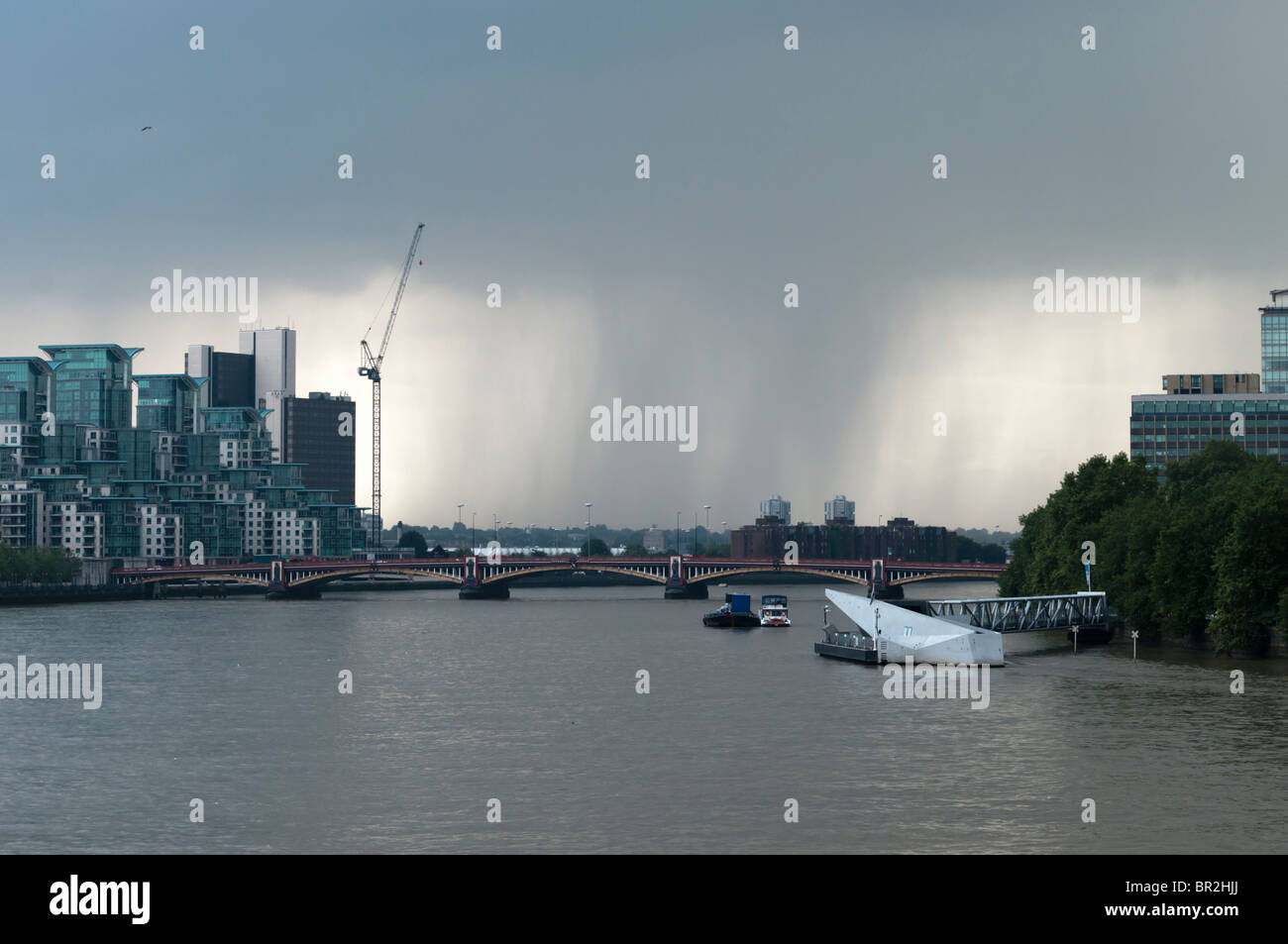 Thames Distant Rain Stock Photo - Alamy