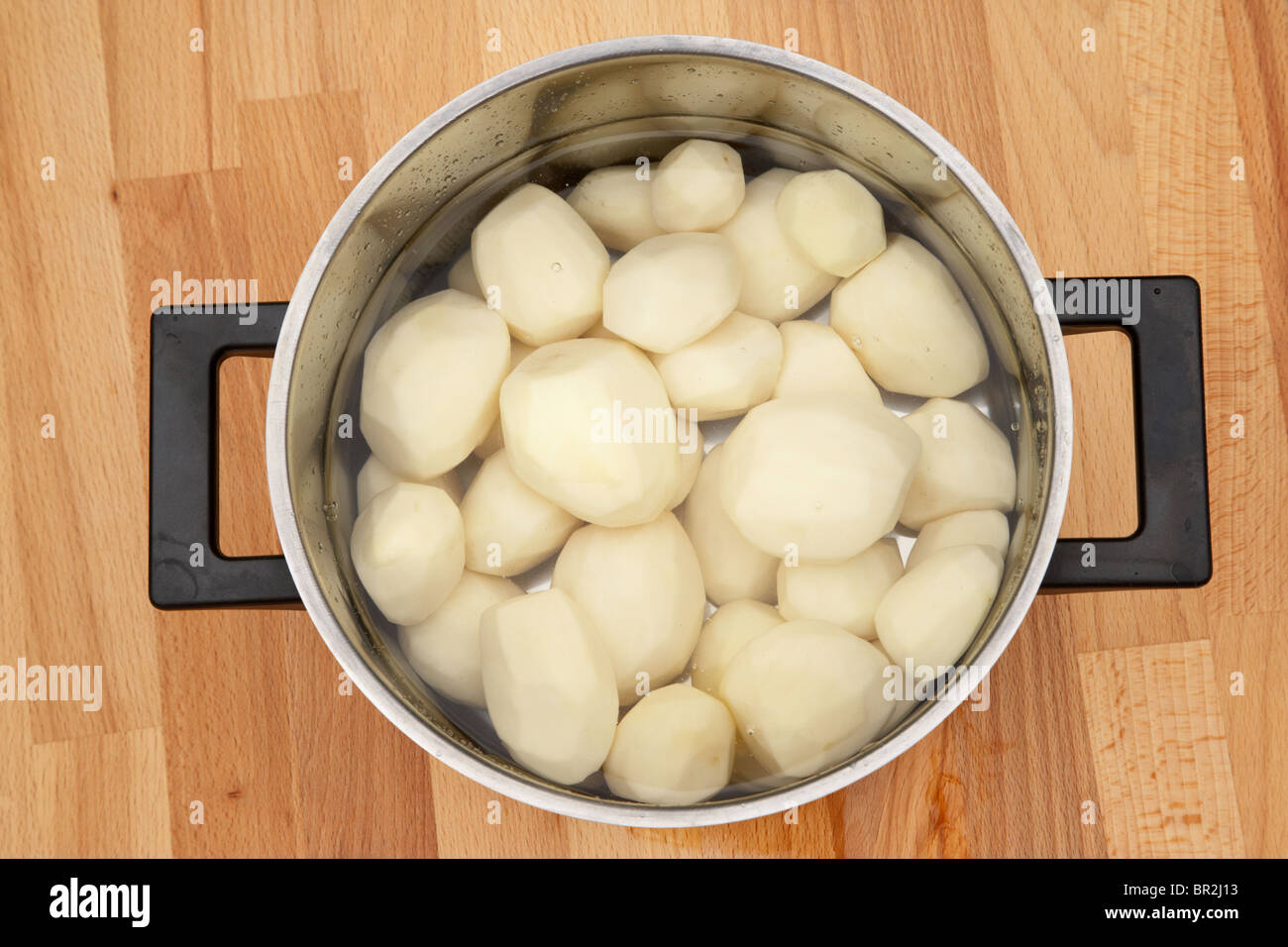 Peeled potato potatoes potatos hi-res stock photography and images - Alamy