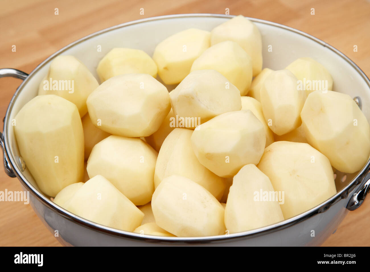 Peeled potato potatoes potatos hi-res stock photography and images - Alamy