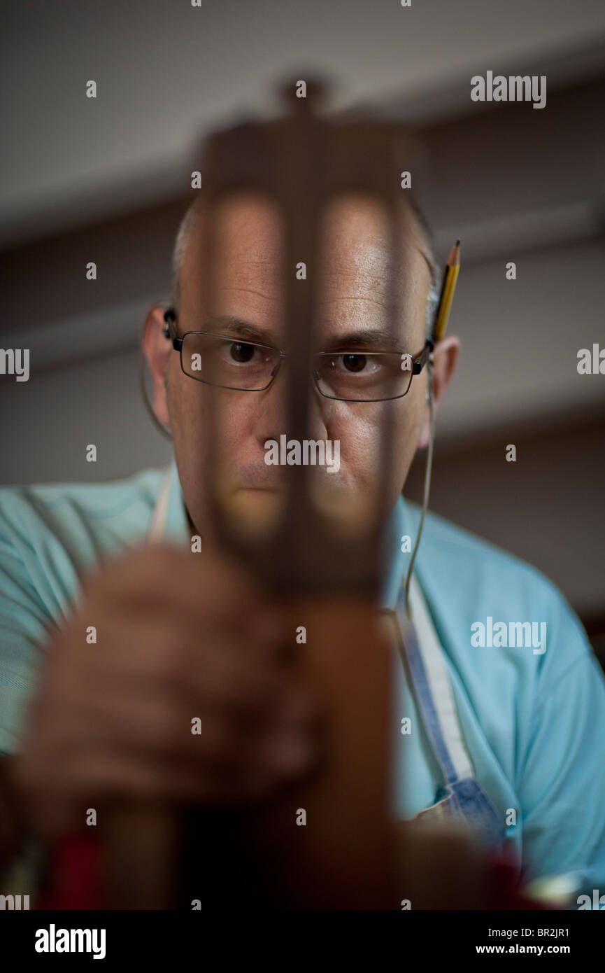 Master luthier guitars work hi-res stock photography and images - Alamy