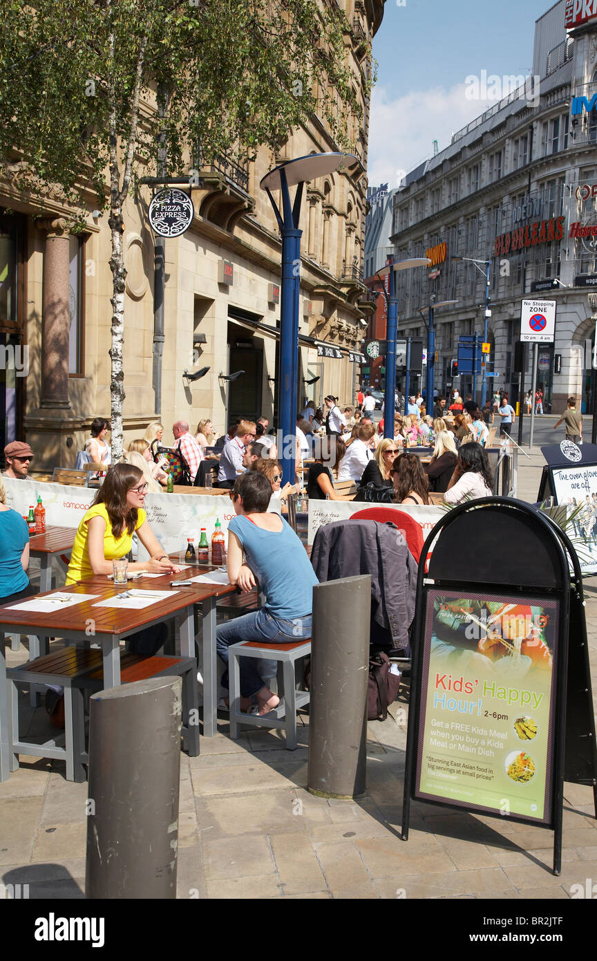 Pavement cafe in Manchester city centre Stock Photo - Alamy