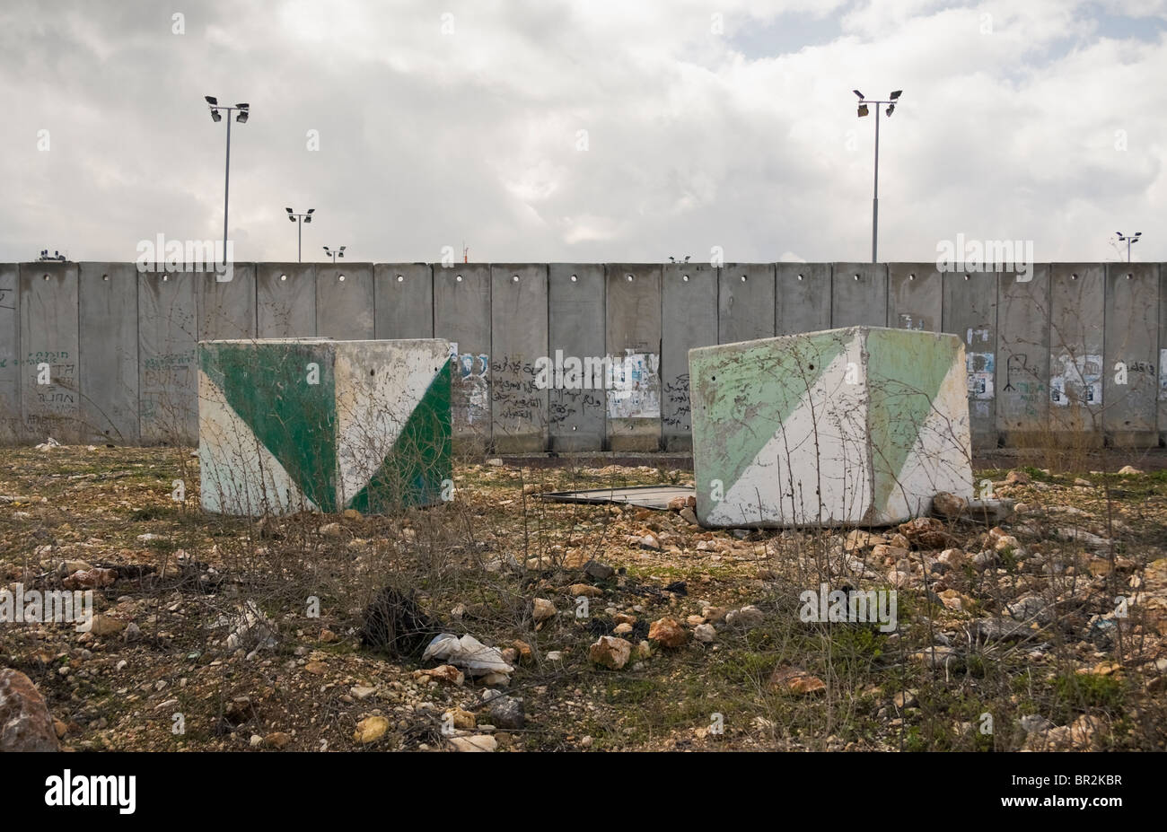 Israeli occupation palestine separation israeli concrete blocks ...