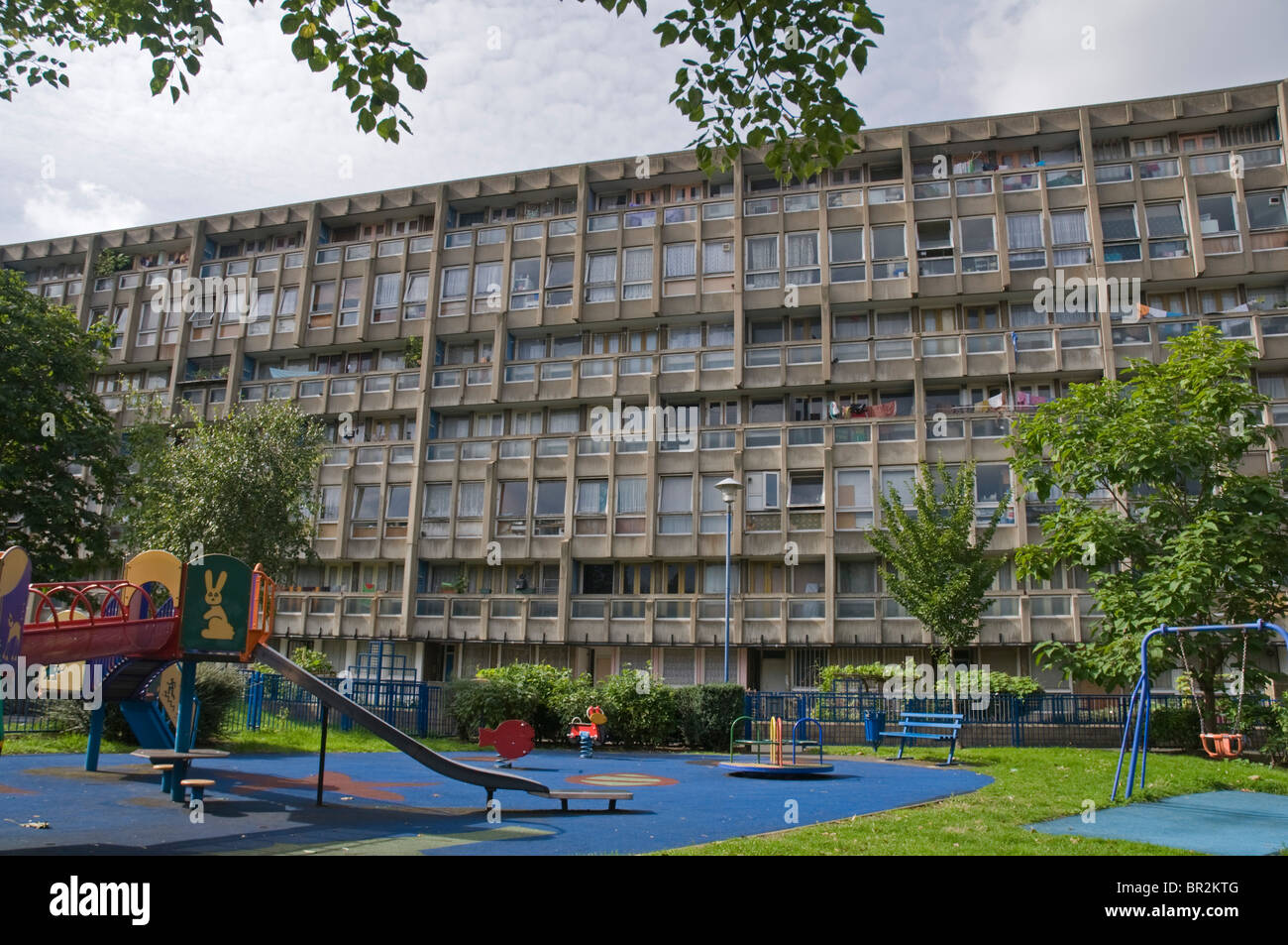 Robin hood estate east london hi-res stock photography and images - Alamy