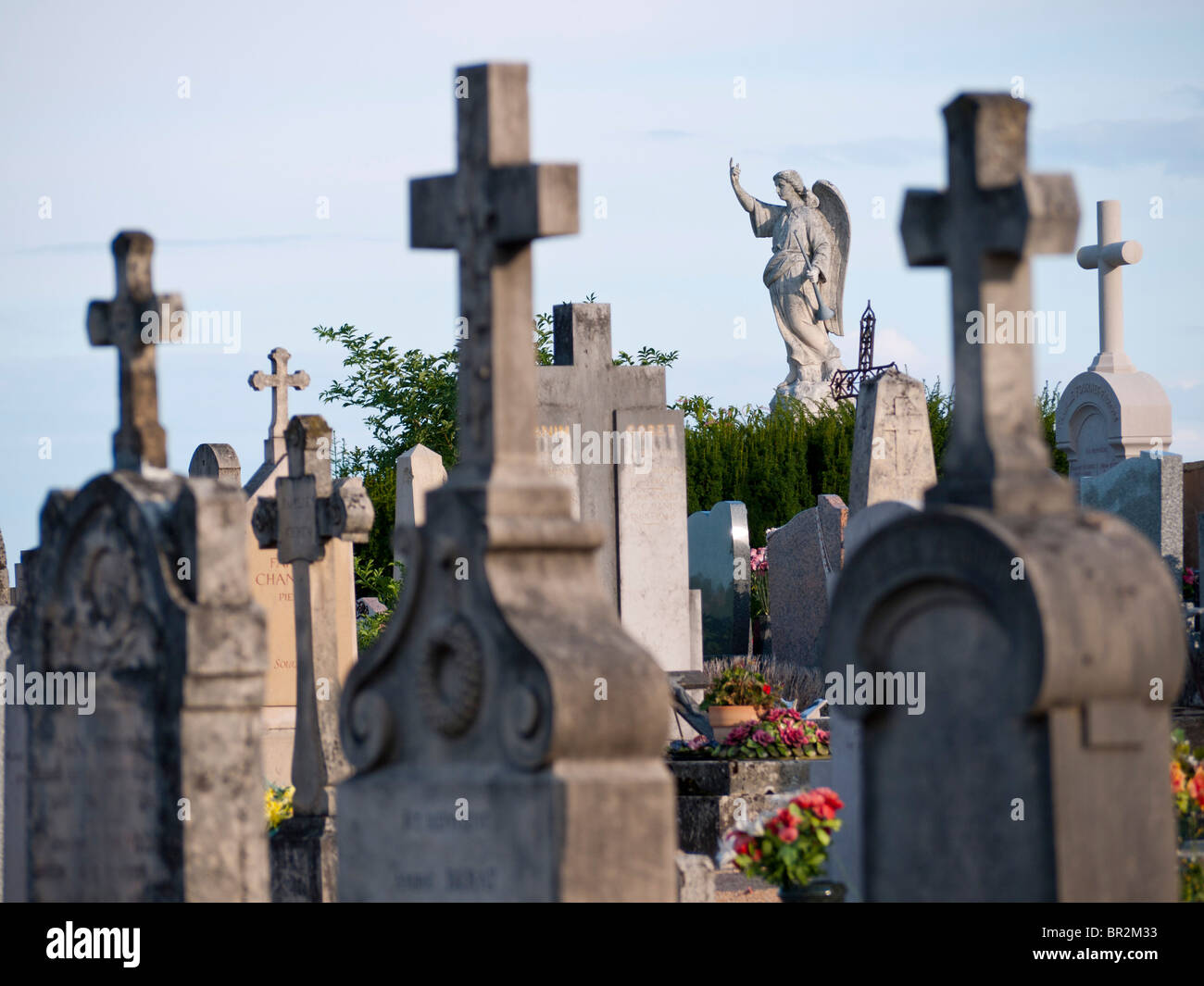 Graveyard angel hi-res stock photography and images - Alamy