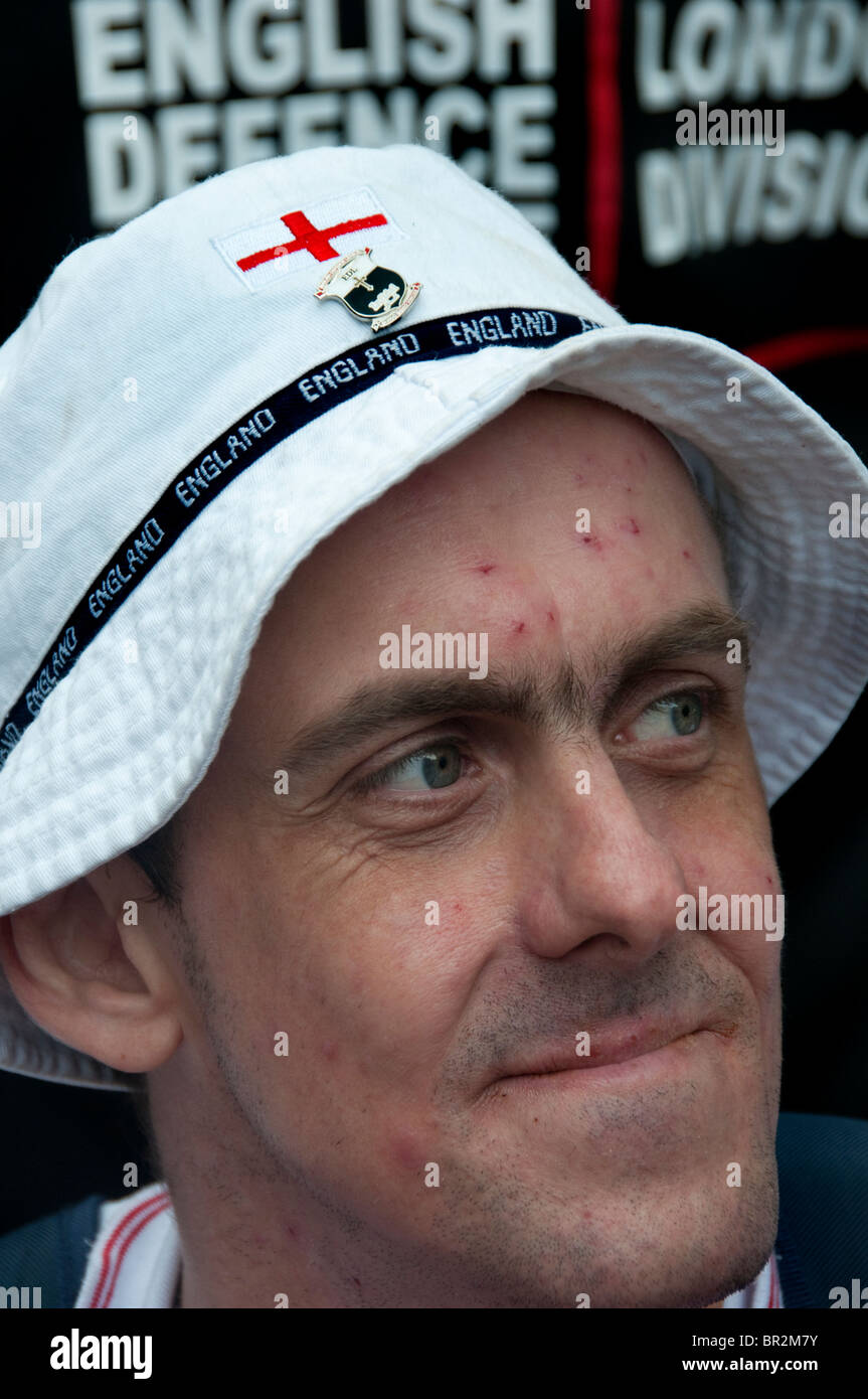 Extreme right wing hi-res stock photography and images - Alamy