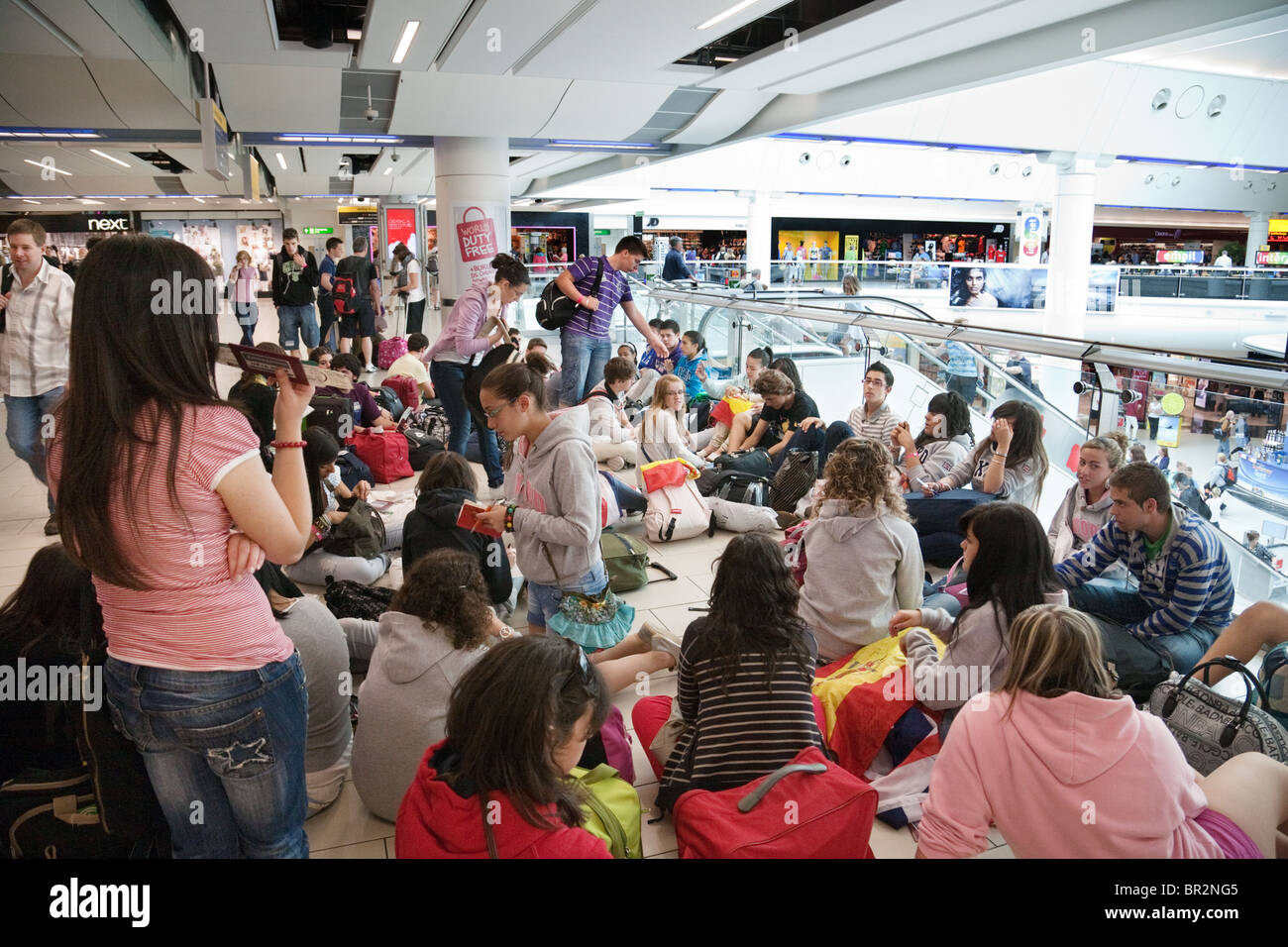 Uk teenager airport hi-res stock photography and images - Alamy