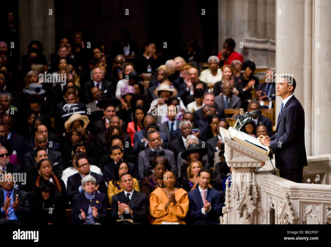 Barack obama at church service hi-res stock photography and images - Alamy