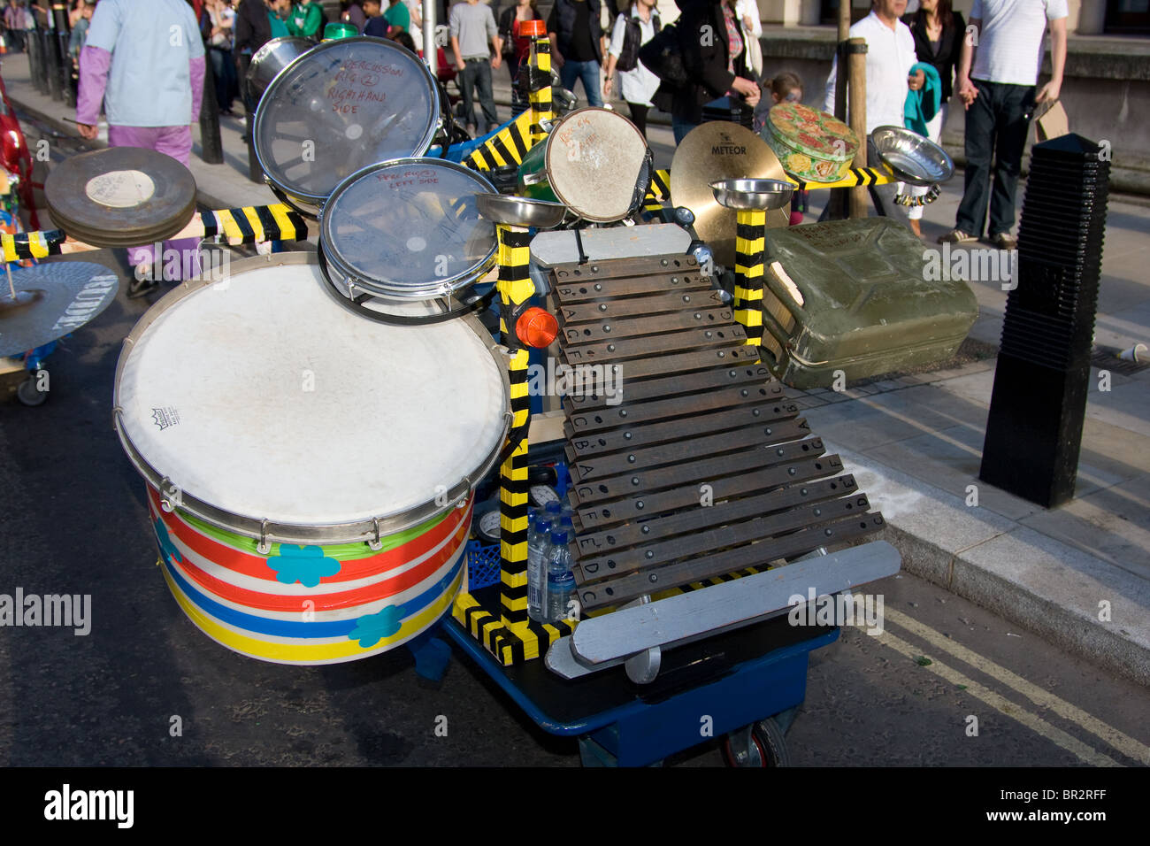 Noisy instruments hi-res stock photography and images - Alamy