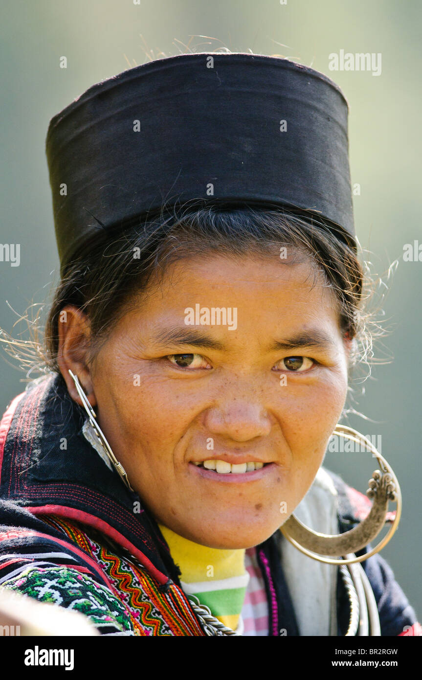 Hmong Woman In Sapa Hills High Resolution Stock Photography and Images ...