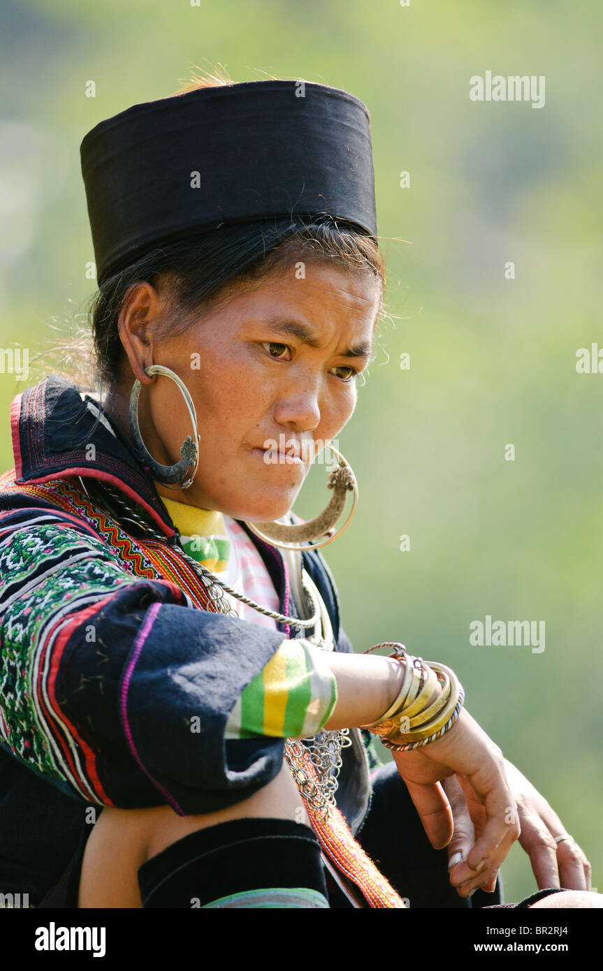 Hmong ethnic minority woman hi-res stock photography and images - Alamy