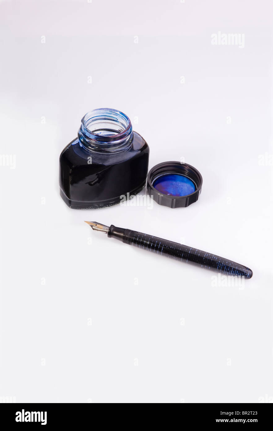 Old fountain pen ink hi-res stock photography and images - Alamy