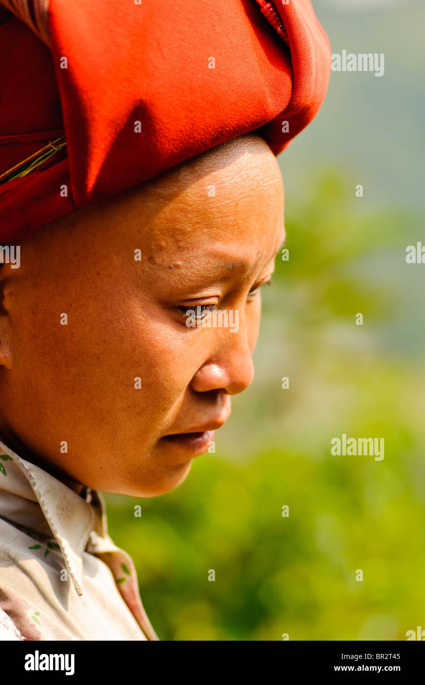 Portrait red dao woman hi-res stock photography and images - Alamy