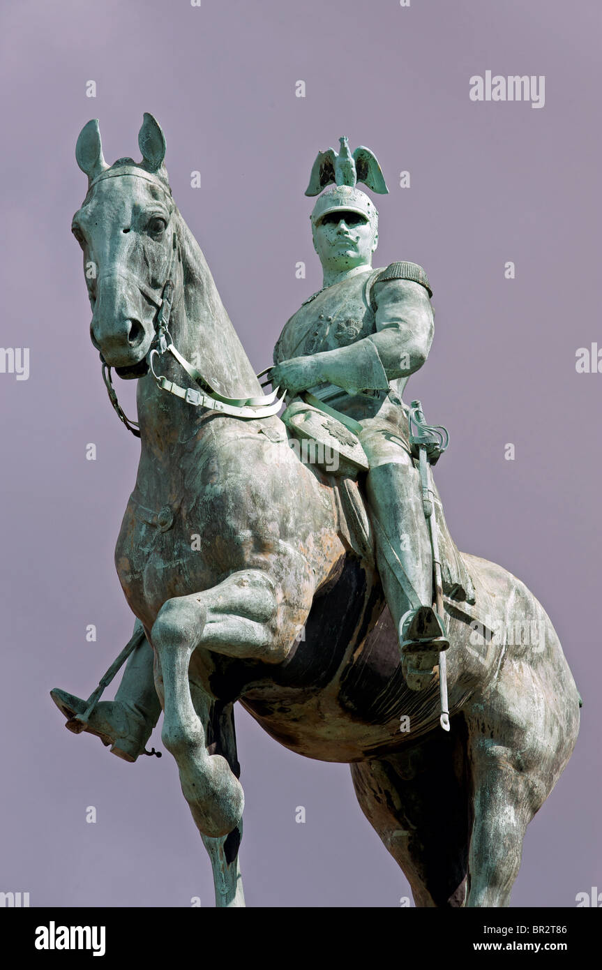 German emperor statue hi-res stock photography and images - Alamy