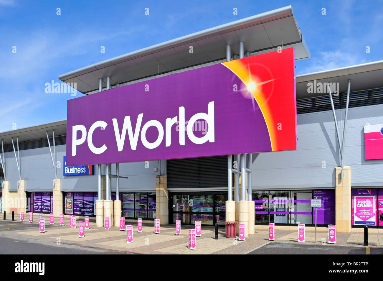 Pc World Computer Store Sign High Resolution Stock Photography and ...