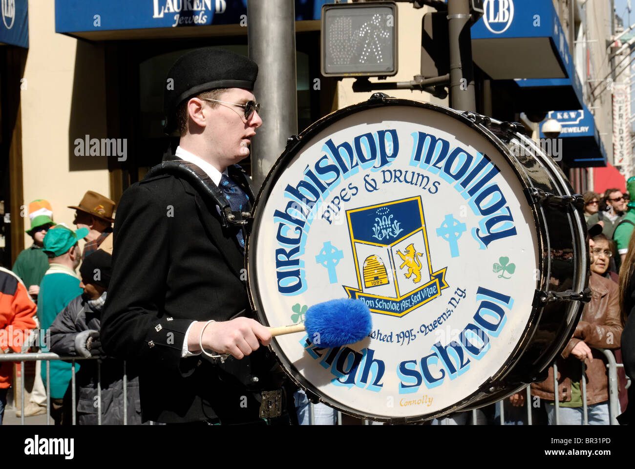 Drum boy marching drumming hi-res stock photography and images - Alamy