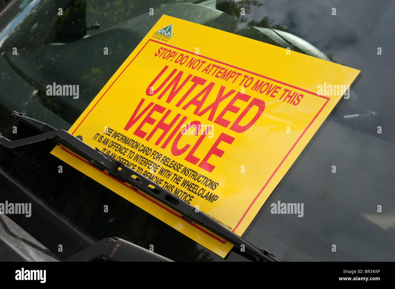 Untaxed vehicle dvla sticker hi-res stock photography and images - Alamy