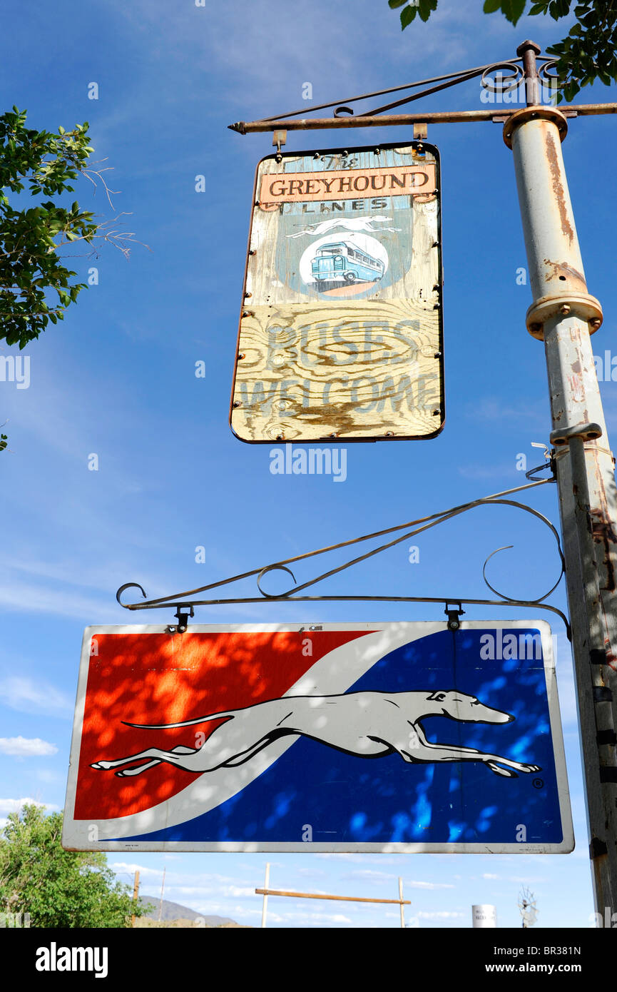 Old fashioned general store sign hi-res stock photography and images ...