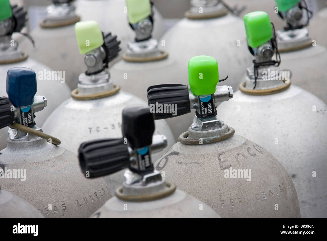 Diving cylinders hi-res stock photography and images - Alamy