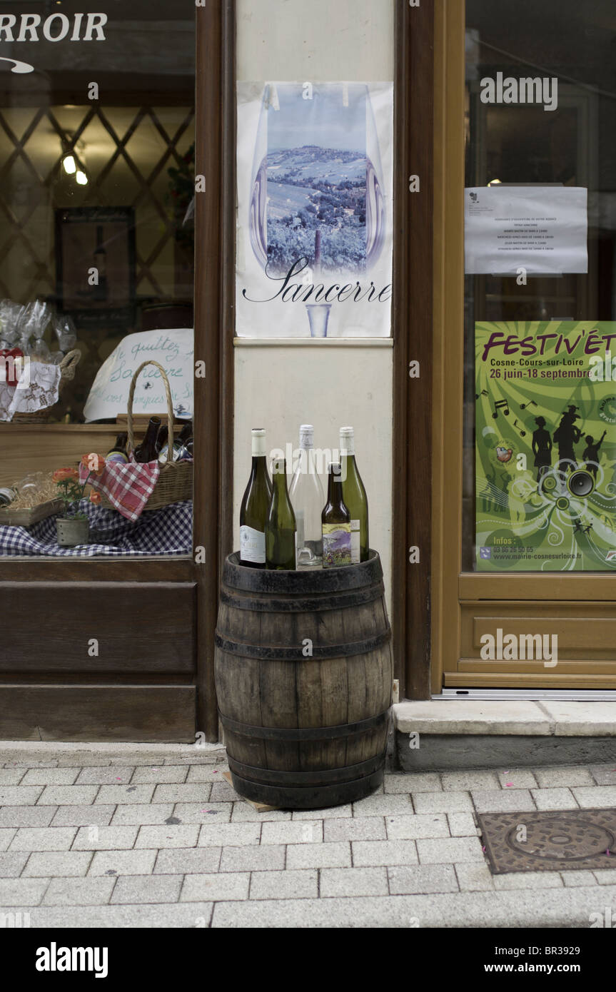 Bottle merchant hi-res stock photography and images - Alamy