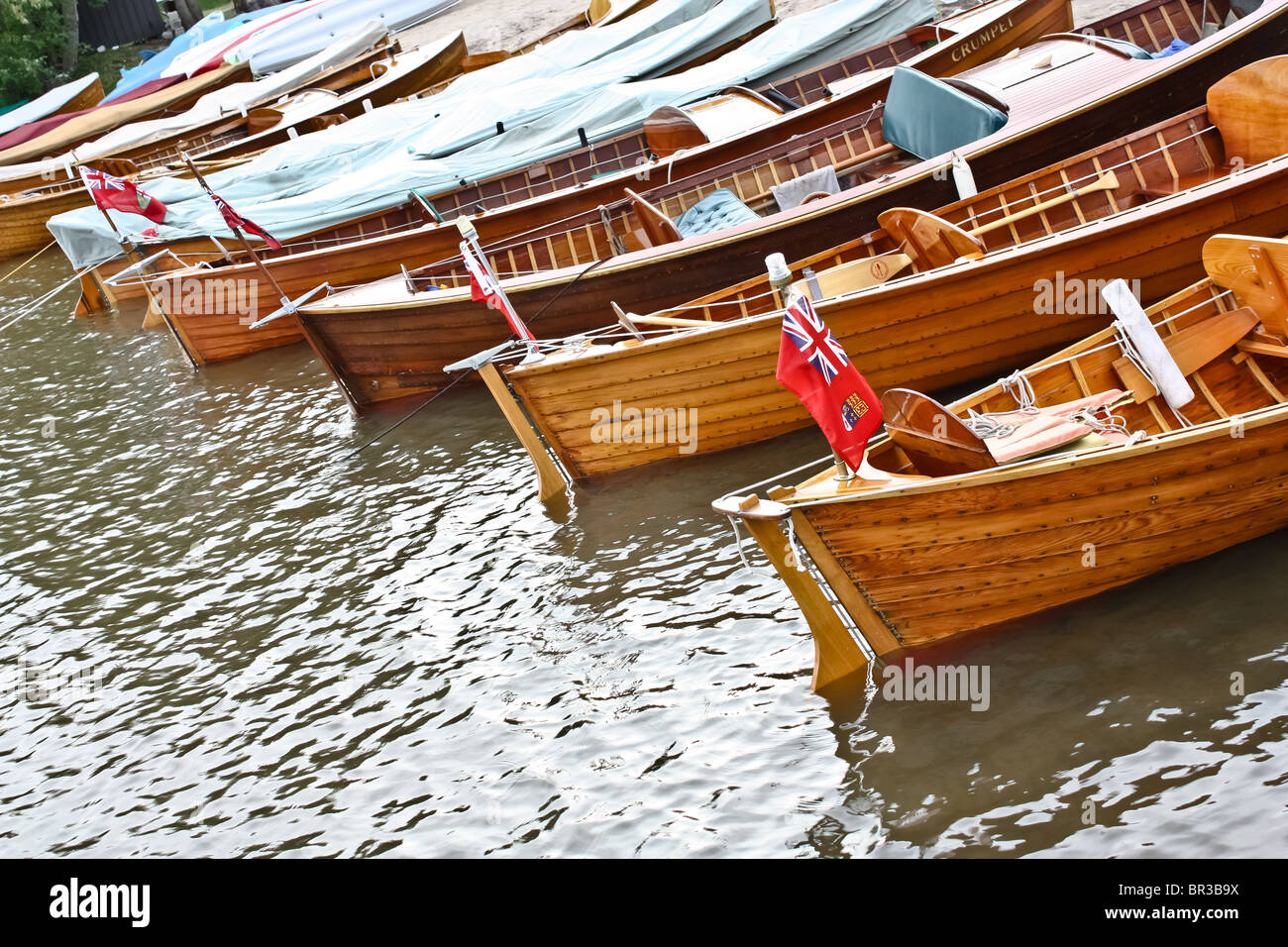 Boats Boat Canoe Canoes High Resolution Stock Photography and Images ...