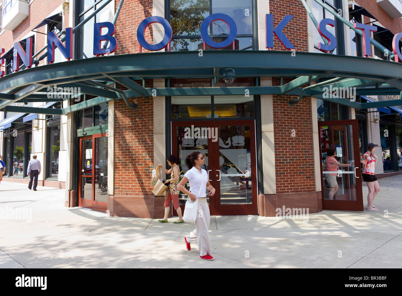 University pennsylvania bookstore hi-res stock photography and images ...